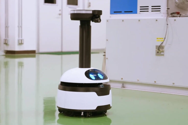 製品一覧 - 警備・点検・案内ロボットのugo